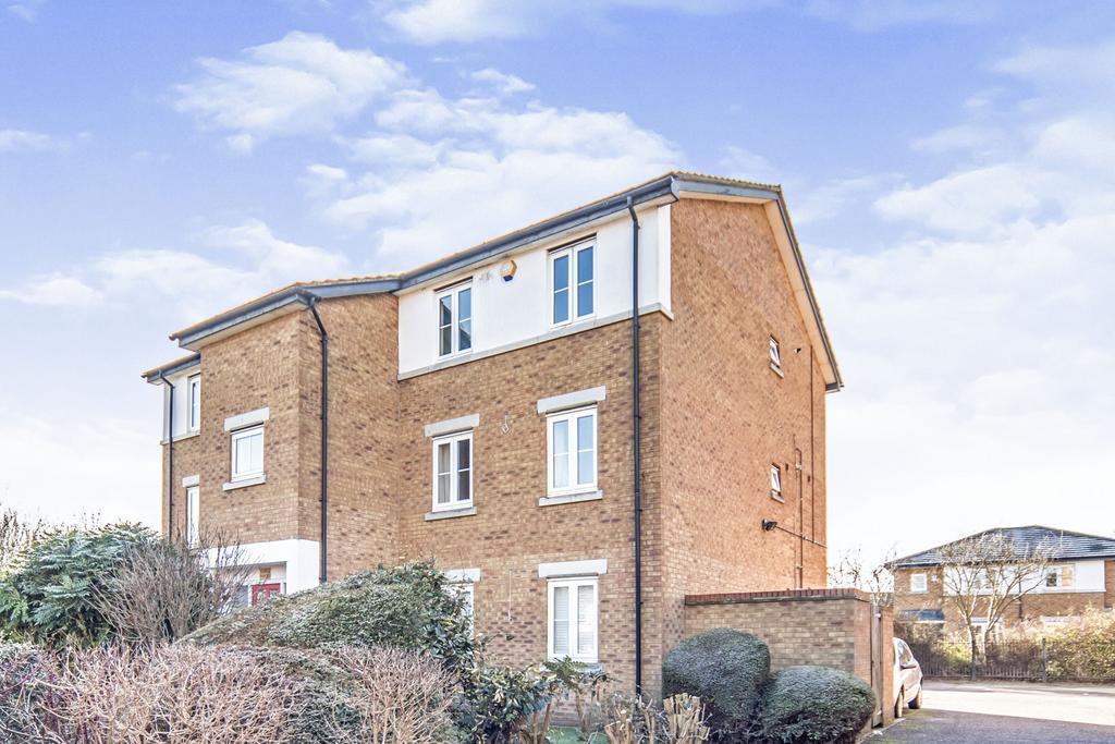Acorn Way, Bedford, MK42 0QN 2 bed flat - £900 pcm (£208 pw)