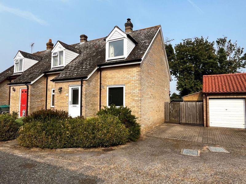 Roman Fields, Woolpit 2 bed house - £220,000