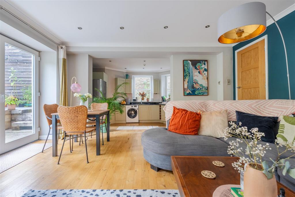 Elton Road, Bishopston 2 bed flat - £415,000
