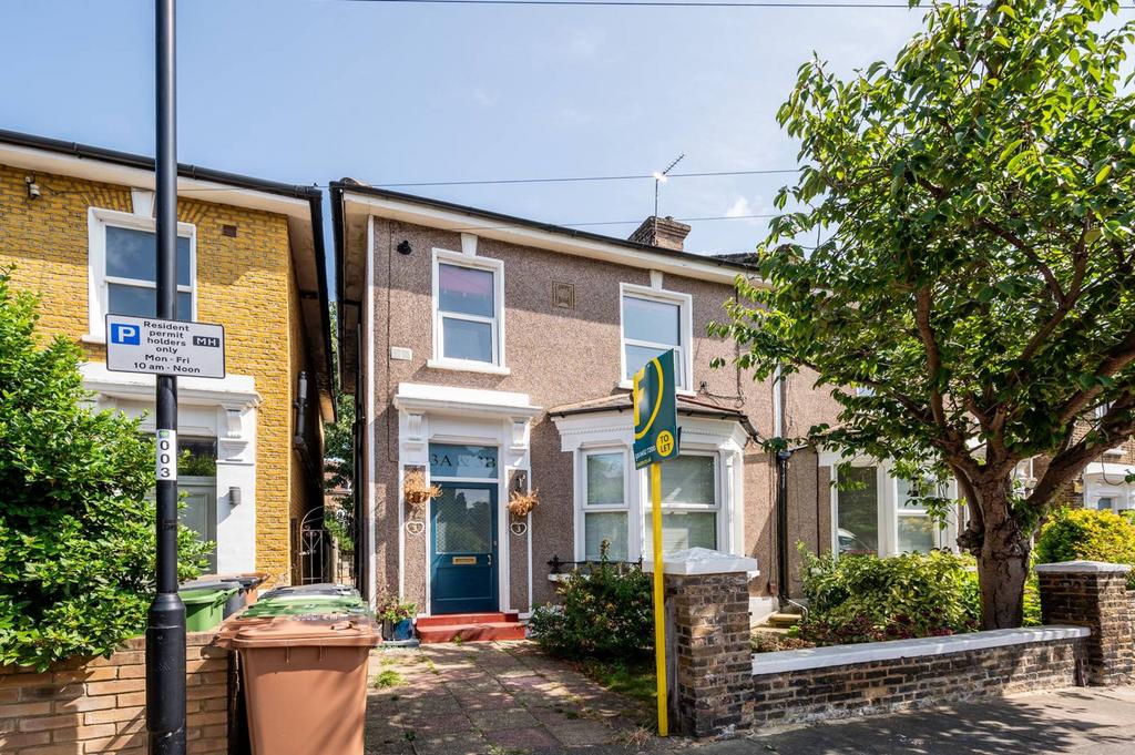 Lenham Road, Lee, London, SE12 2 bed flat - £1,800 pcm (£415 pw)