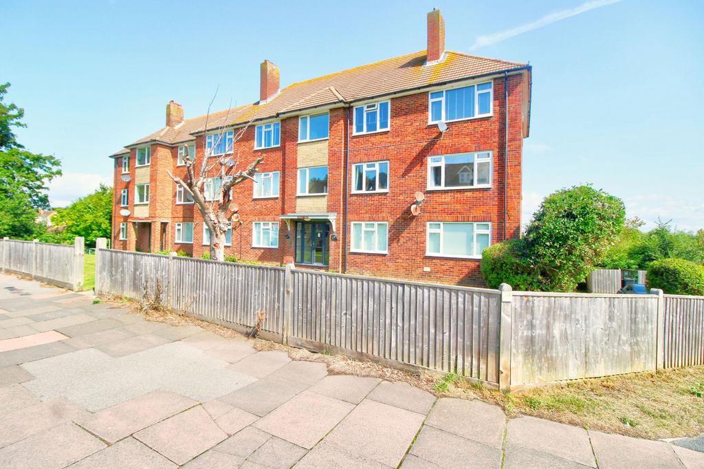 Prideaux Road, Eastbourne BN21 2 bed flat - £185,000