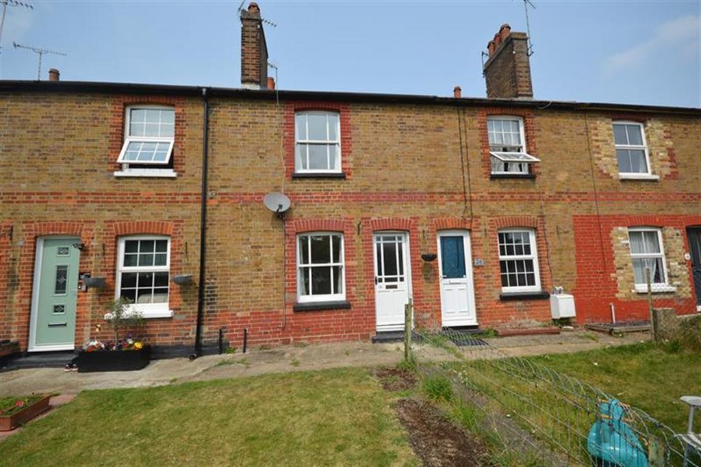 Station Road, Braintree, CM7 2 bed terraced house - £1,200 pcm (£277 pw)