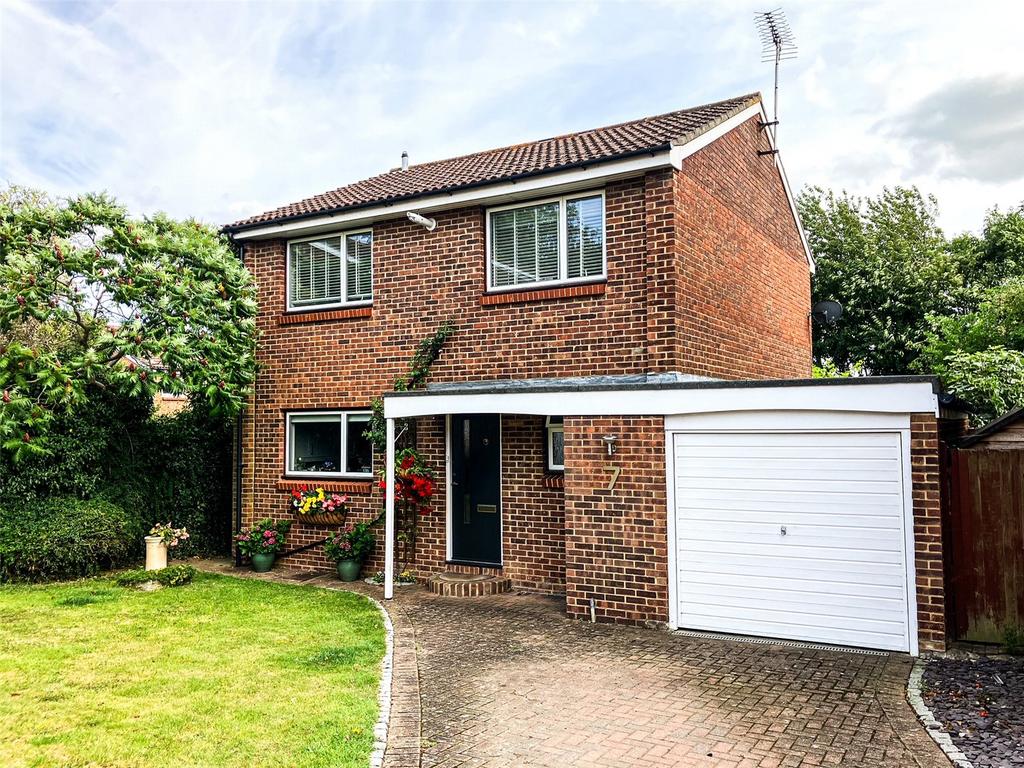 Stephen Close, Orpington BR6 4 bed detached house - £695,000