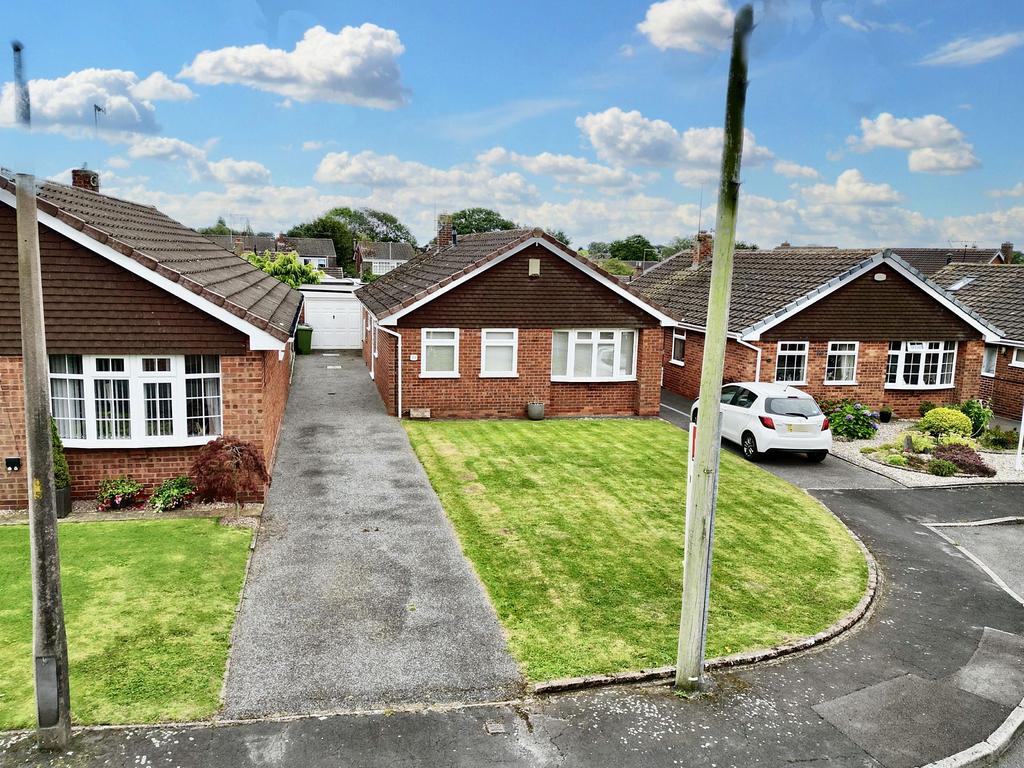Old Barn Close, Gnosall, ST20 3 bed detached bungalow - £275,000