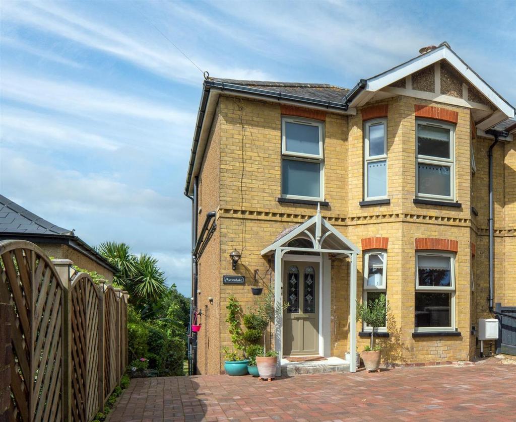 Nettlestone, Isle of Wight 4 bed semi-detached house - £495,000