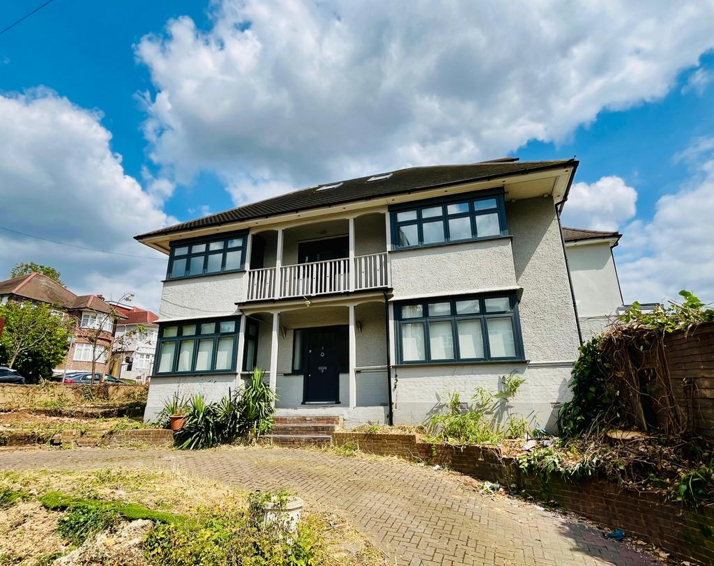 Alexander Avenue, Dobree Estate, NW10 5 bed detached house - £7,497 pcm ...