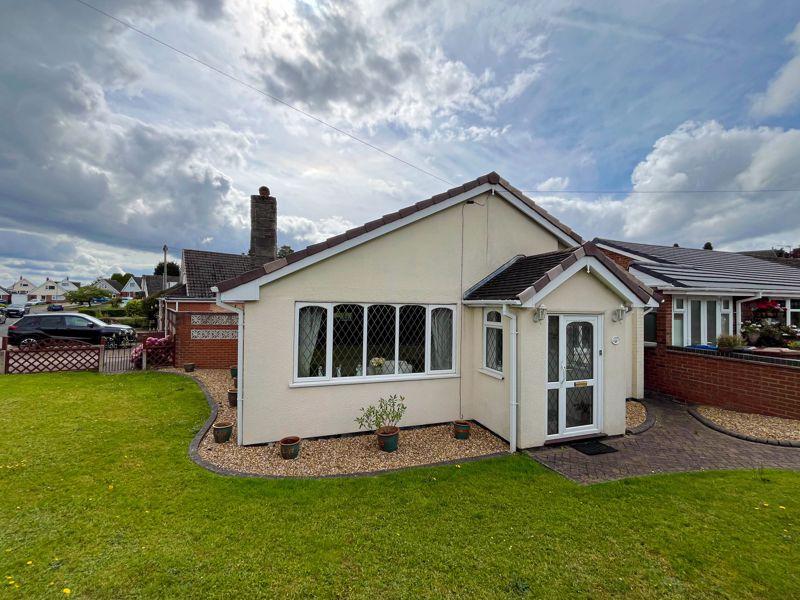 Crane Drive, Burntwood, WS7 4SW 2 bed detached bungalow - £315,000