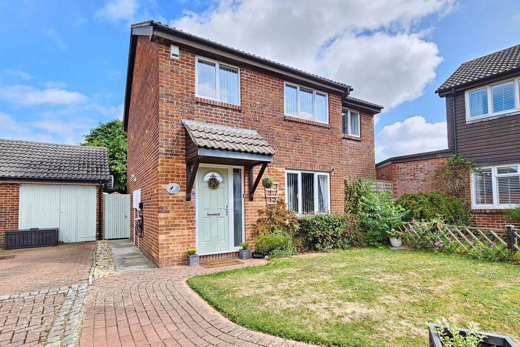 Puffin Crescent, Stubbington... 4 bed detached house for sale - £475,000