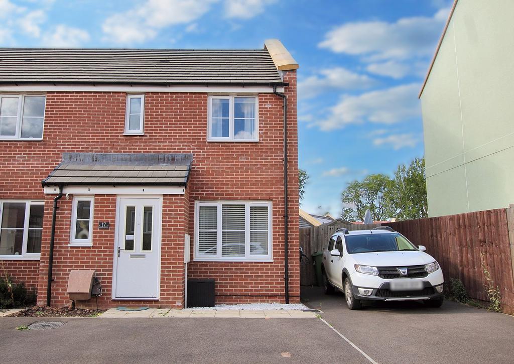 Fossebridge Place, Cheltenham GL52 3 bed detached house - £300,000