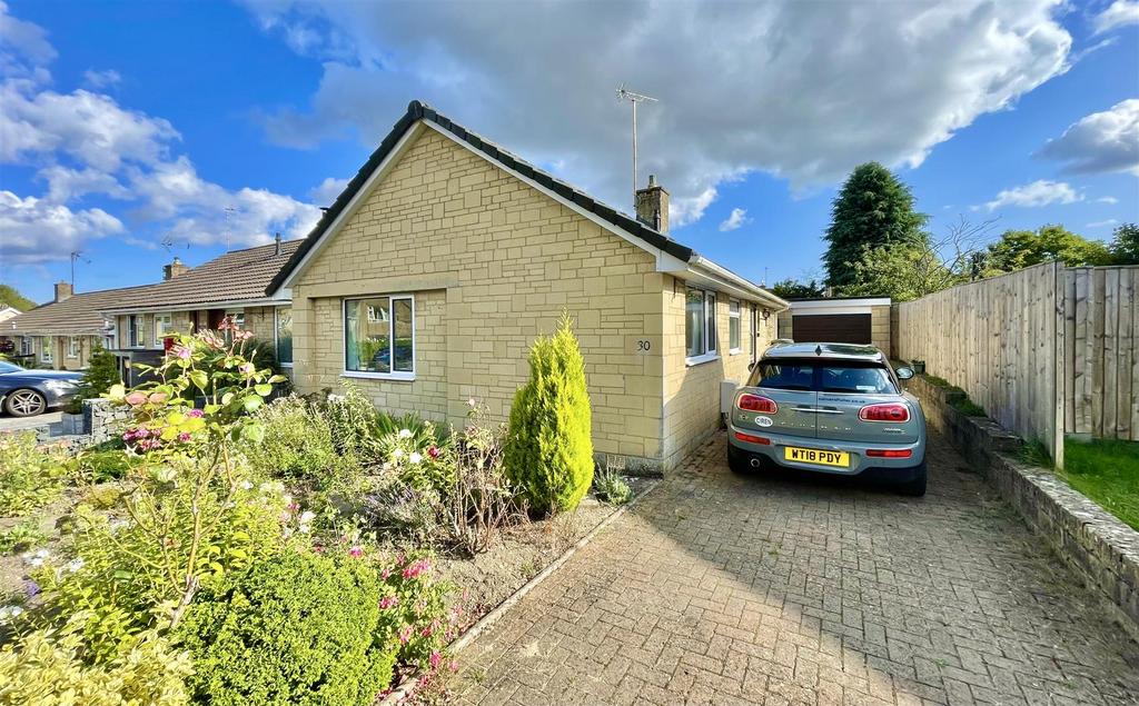 Chesterton Park, Cirencester 2 bed bungalow - £350,000