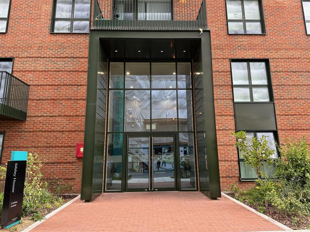 Cedrus Avenue, Southall UB1 1 bed apartment - £1,700 pcm (£392 pw)