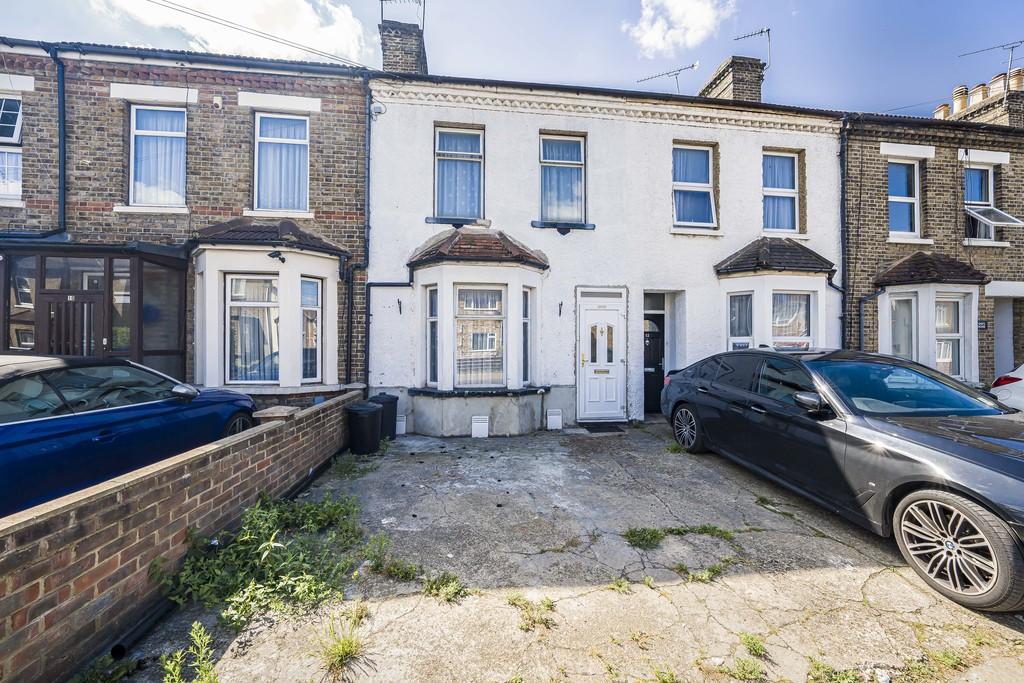 Cowley Mill Road, Uxbridge UB8 4 bed terraced house - £2,500 pcm (£577 pw)