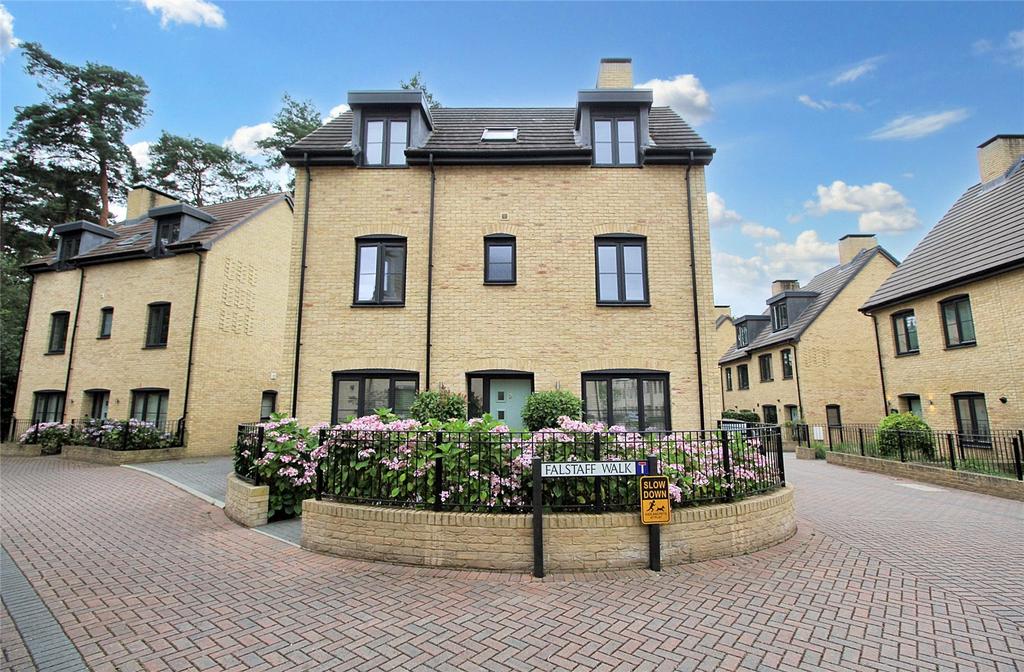Falstaff Walk, Bordon, Hampshire, GU35 4 bed detached house - £525,000
