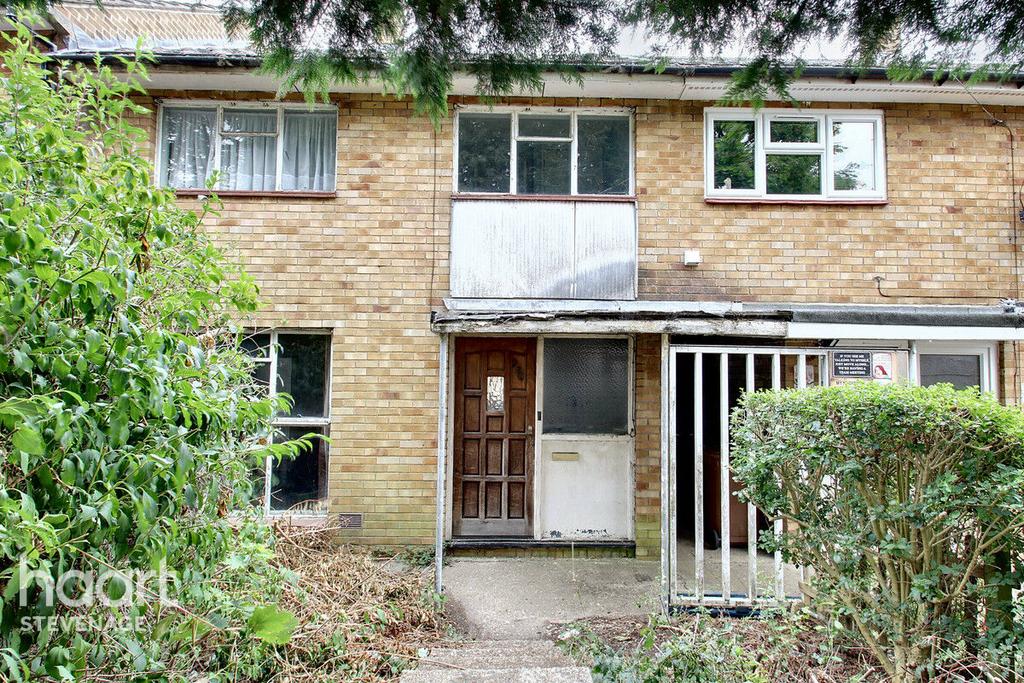 Shephall Way, Stevenage 3 bed terraced house - £250,000