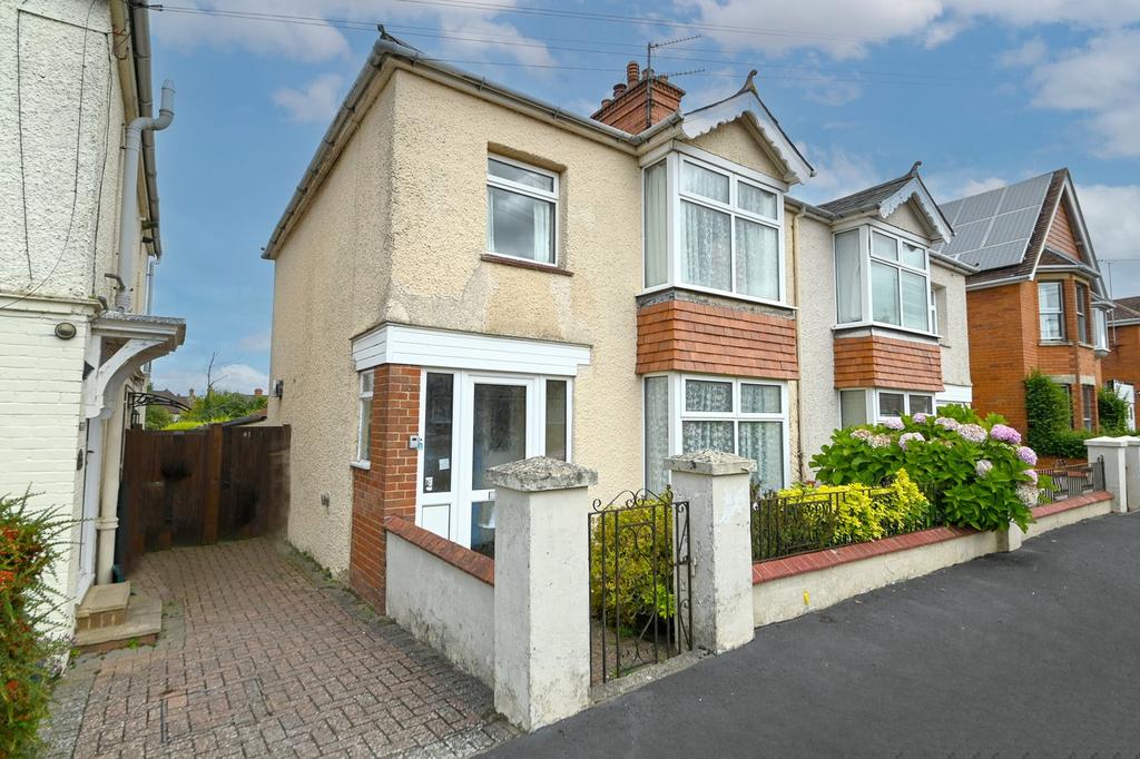 Enborne Grove, Newbury, RG14 3 bed semi-detached house - £375,000