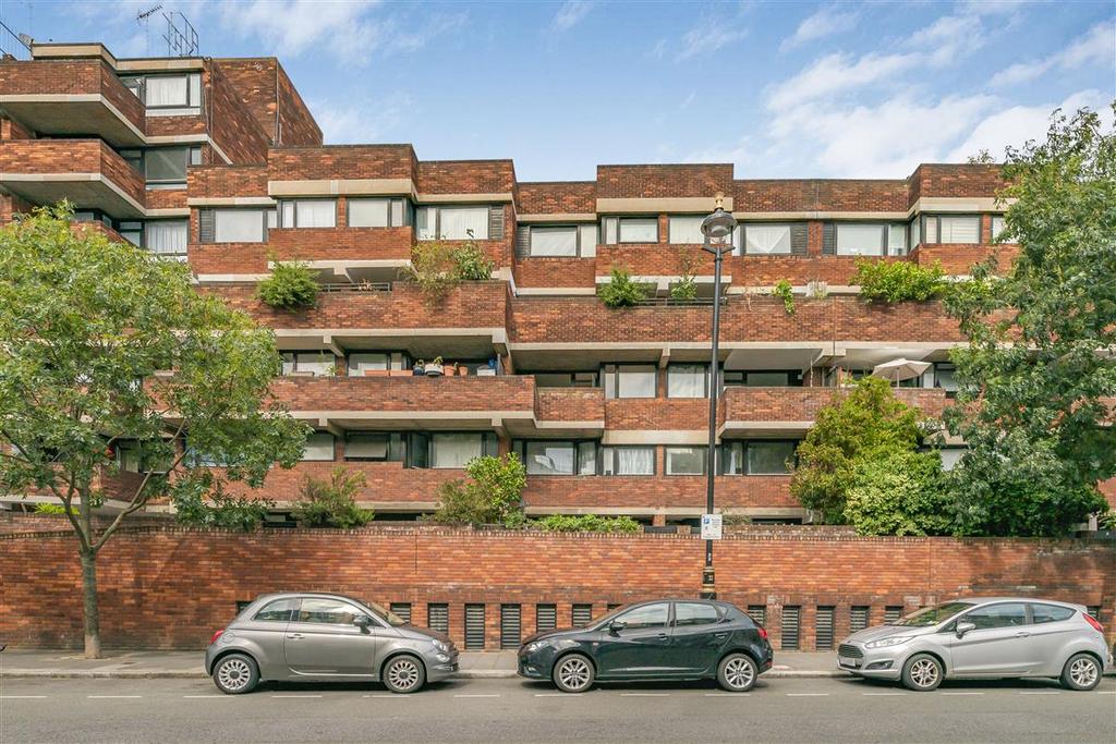 Tachbrook Street, SW1V 3 bed maisonette - £665,000