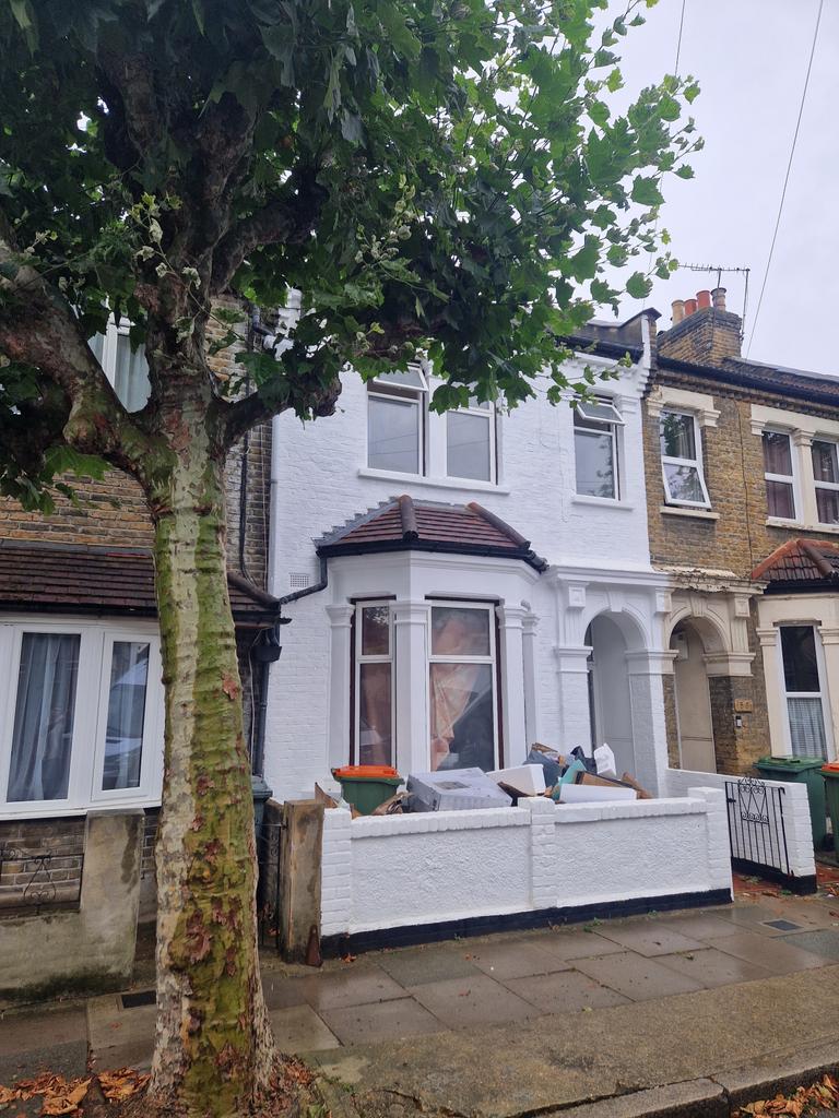 Bolton Rd, E15 4JY 4 bed terraced house - £3,194 pcm (£737 pw)