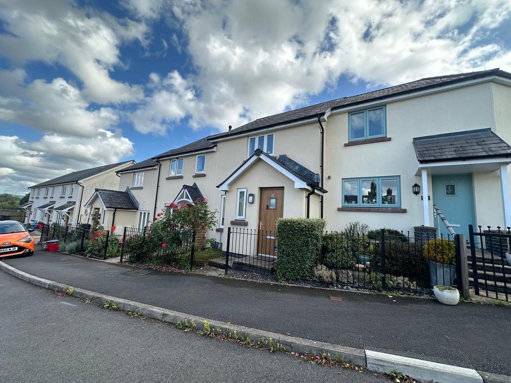 St Davids Park, Llanfaes, Brecon, LD3 2 bed terraced house - £230,000