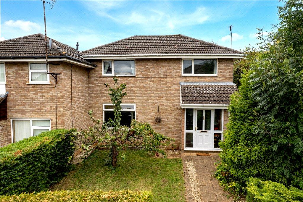 Magdalen Close, Daventry... 3 bed semi-detached house - £260,000