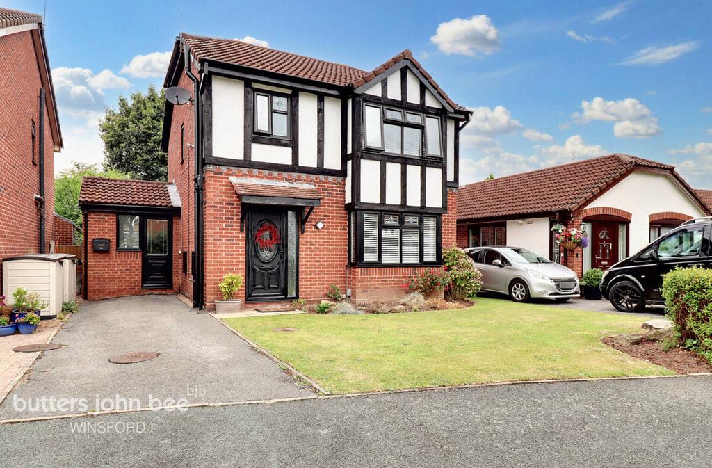 Barnbrook Close, Winsford 3 bed detached house - £270,000