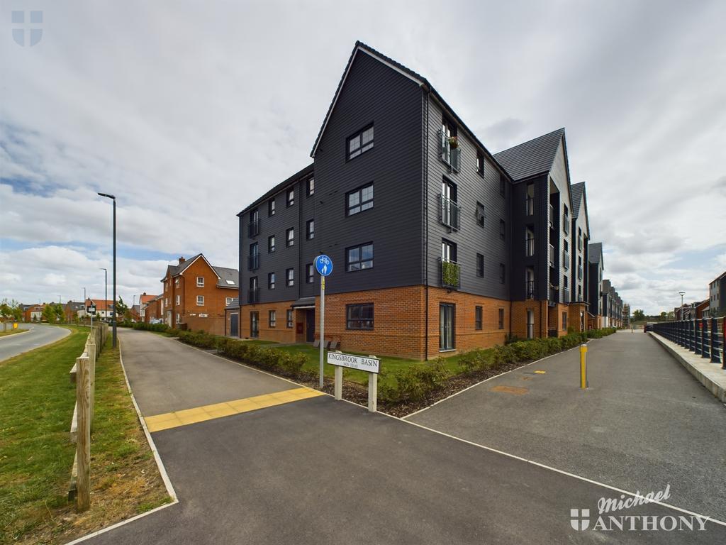 Kingsbrook Basin, Kingsbrook... 2 bed flat - £245,000