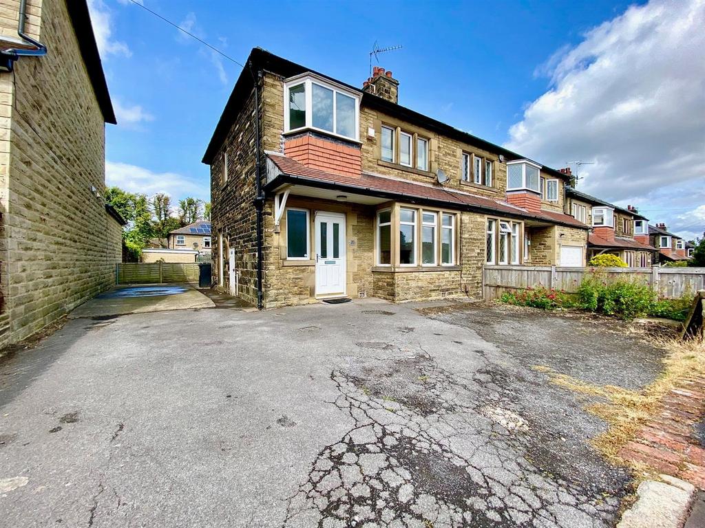 Crestfield Avenue, Elland 3 bed semi-detached house - £235,000