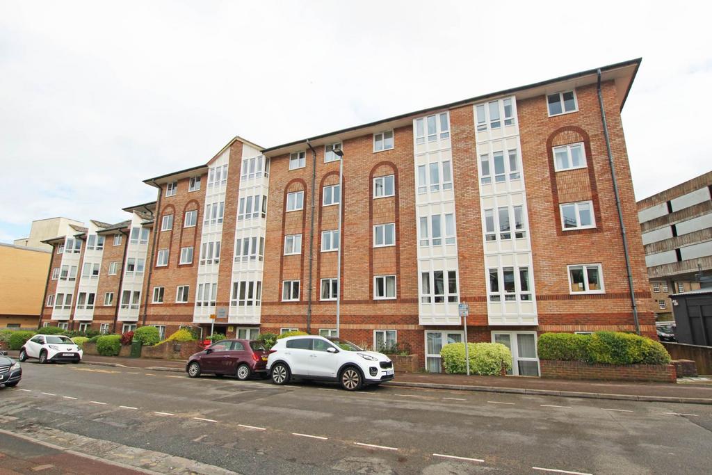 Trinity Place, Eastbourne, BN21 3DB 2 bed retirement property for sale ...