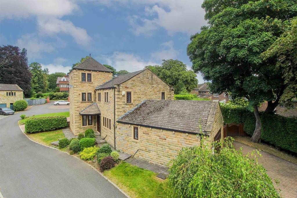 Chevet Croft, Wakefield WF2 5 bed detached house for sale - £700,000