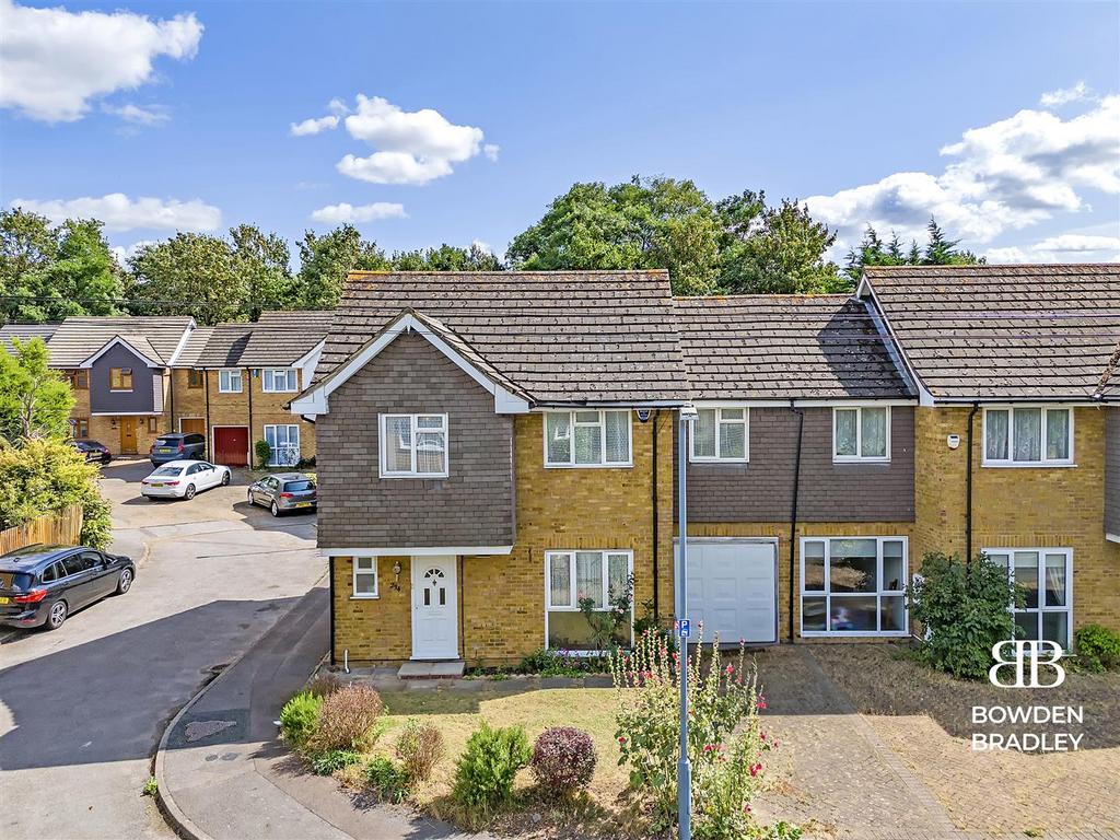 Roding Lane South, Redbridge 4 bed end of terrace house for sale - £600,000