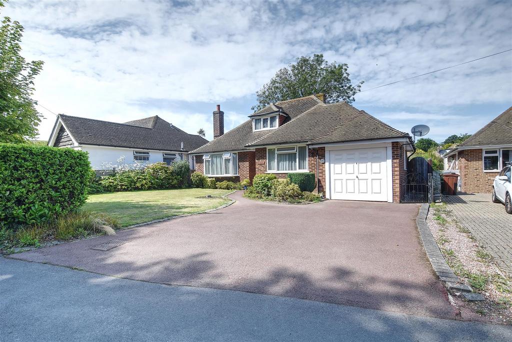 Collington Lane East, Bexhill-On-Sea 2 bed detached bungalow - £549,000