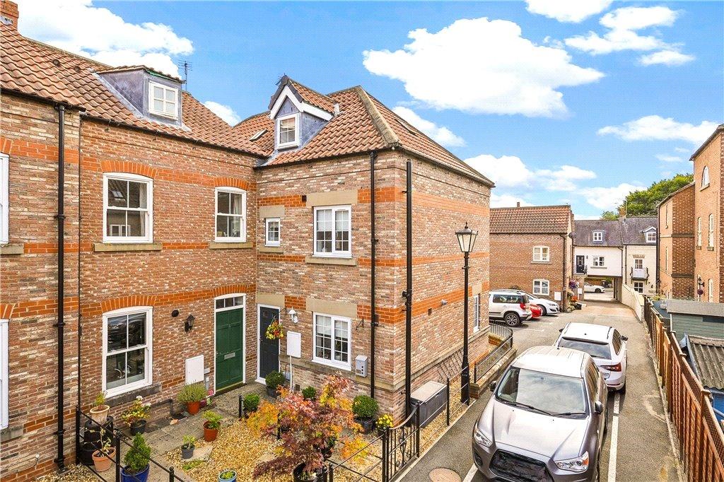 Stammergate Court, Ripon, North... 3 bed semi-detached house - £229,950