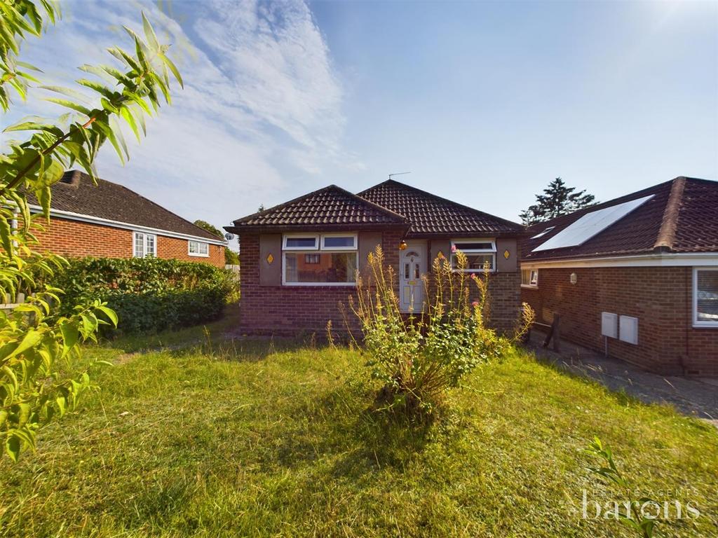 Pitman Close, Basingstoke RG22 3 bed detached bungalow - £300,000