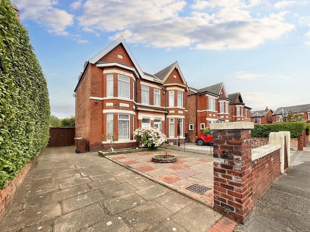 Walnut Street, Southport PR8 3 bed semi-detached house - £245,000