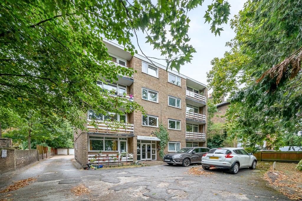 Craig House, London SE3 2 bed flat - £330,000