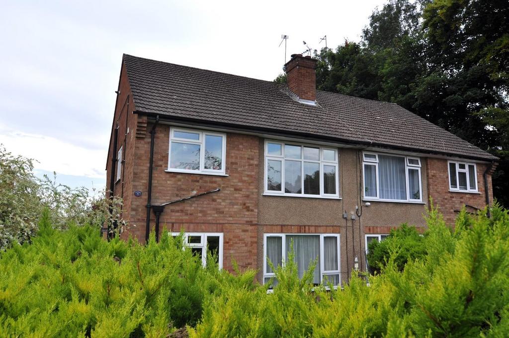 Leaford Crescent, Watford WD24 2 bed maisonette - £300,000