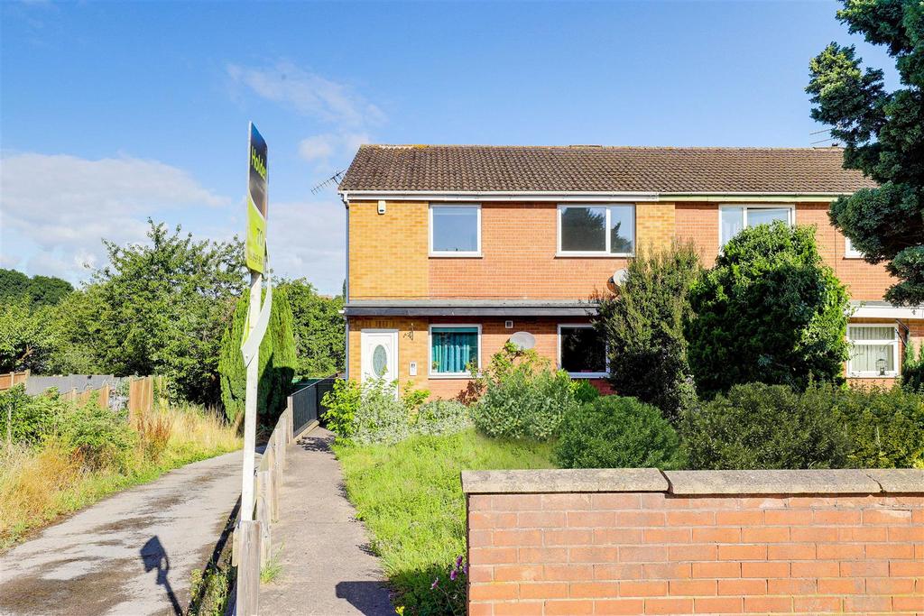 Howbeck Road, Arnold NG5 2 bed maisonette - £850 pcm (£196 pw)