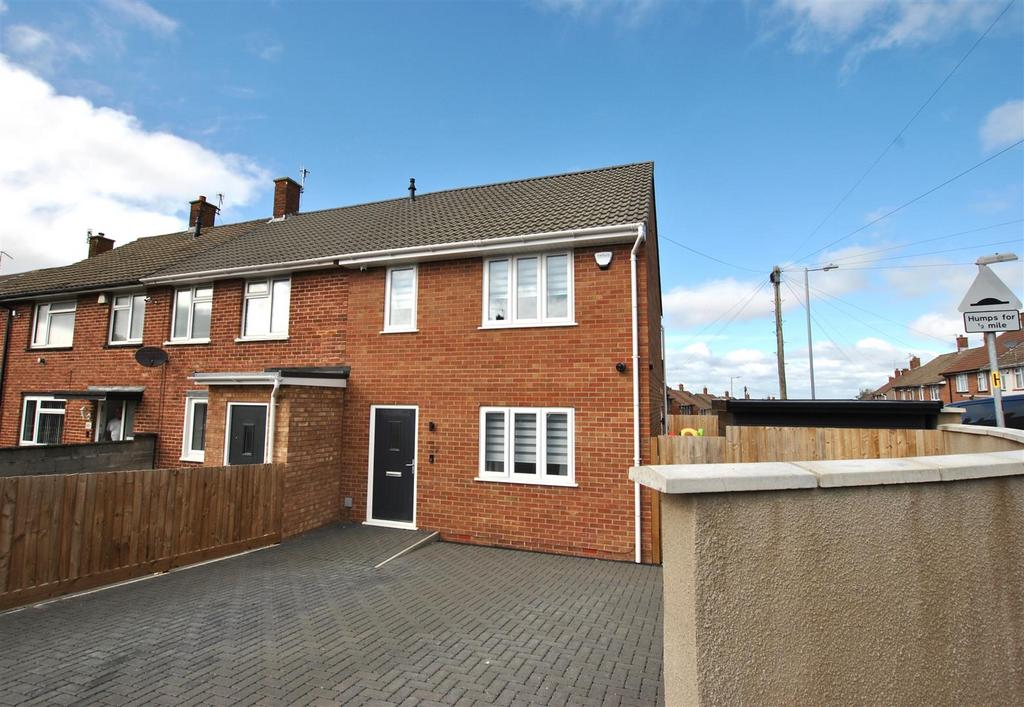 Lampton Avenue, Whitchurch Park, Bristol 3 bed end of terrace house - £ ...