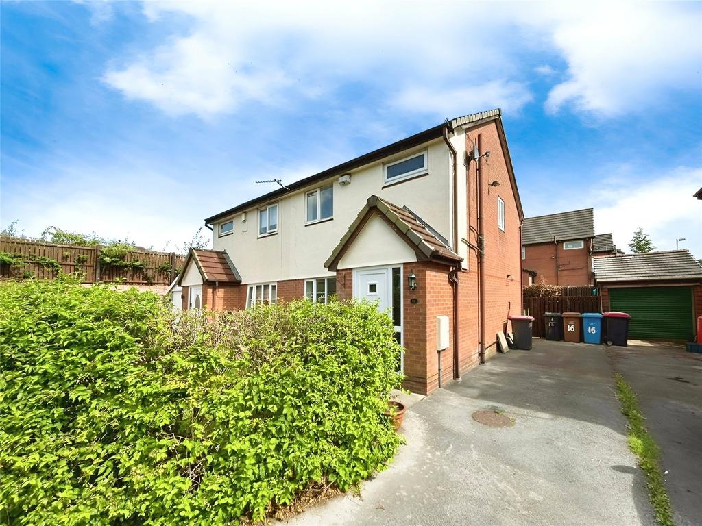 Wayfarers Way, Manchester M27 3 bed semi-detached house - £220,000
