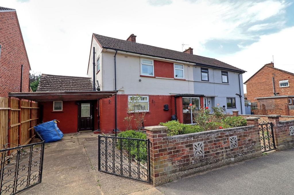 Catherine Hunt Way, Colchester CO2 3 bed semi-detached house - £290,000