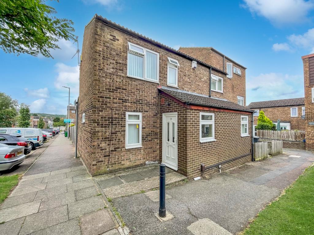 Elgar Path, Luton, Bedfordshire, LU2 7RJ 5 bed semi-detached house for ...