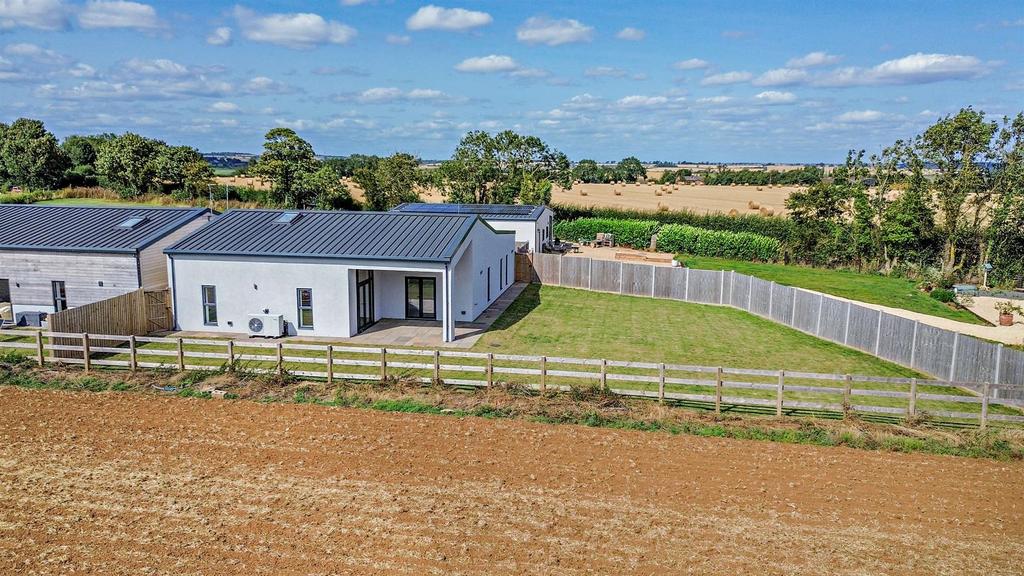 Ridlington Road, Ridlington, Rutland 4 bed barn conversion for sale - £ ...