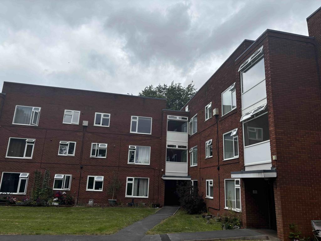 Everard Court, Nuneaton 2 bed flat - £650 pcm (£150 pw)