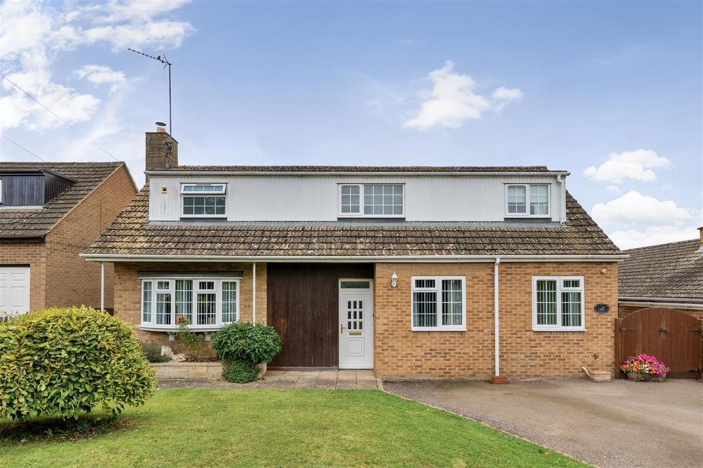 Dashwood Rise, Duns Tew, Bicester 3 bed detached house - £450,000