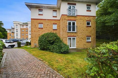 2 Bed Flats To Rent In Crawley | OnTheMarket