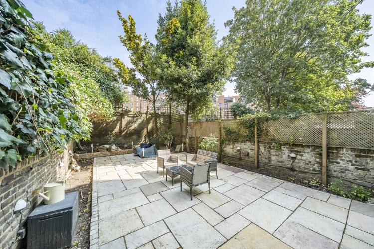 Priory Terrace London NW6 2 bed apartment - £2,500 pcm (£577 pw)