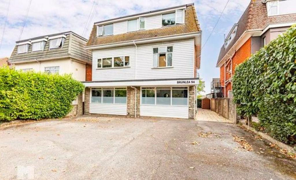 Southbourne Road, Bournemouth BH6 1 bed flat for sale - £165,000