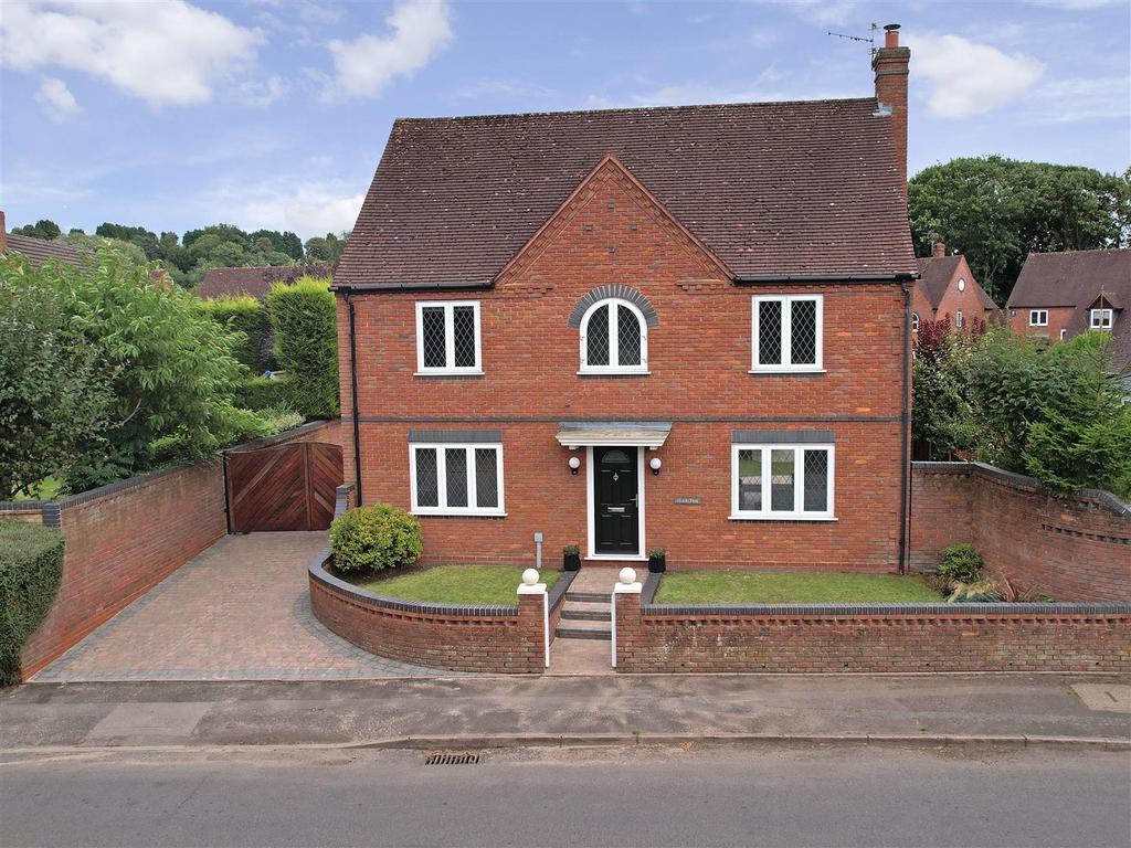 Mill Lane, Kinver, Stourbridge 4 bed detached house - £625,000