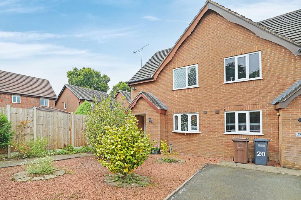 Hazeltree Grove, Dorridge, B93 2 bed end of terrace house for sale - £ ...