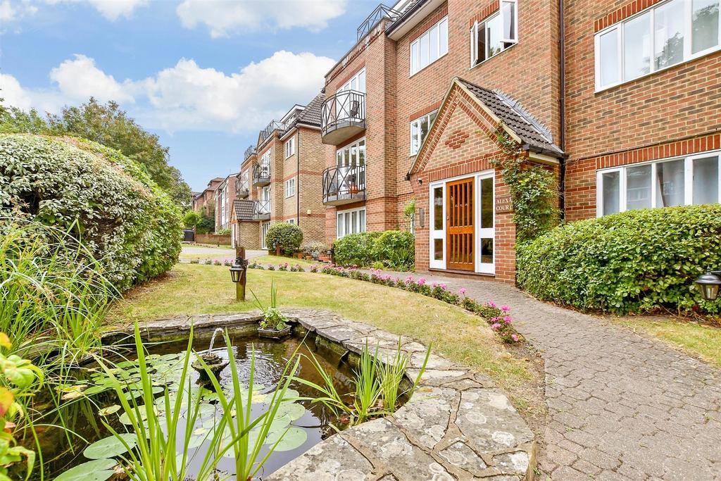Overton Road, Sutton, Surrey 1 bed apartment - £320,000