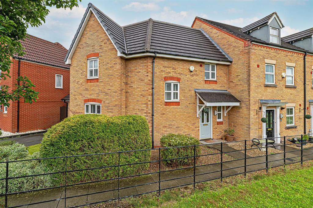 Southwold Crescent, Great Sankey... 3 bed semi-detached house - £270,000